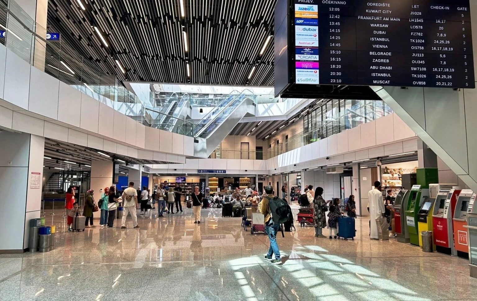 Na Aerodromu Sarajevo uhapšena žena (28) zbog silovanja i teške krađe ...